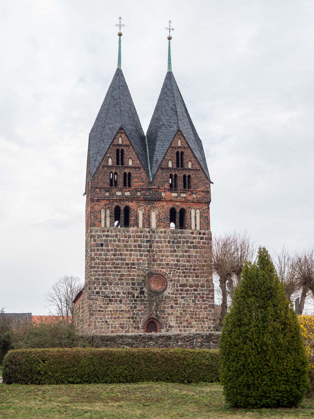 Dorfkirche Lugau - Routen der Romanik in Berlin und Brandenburg